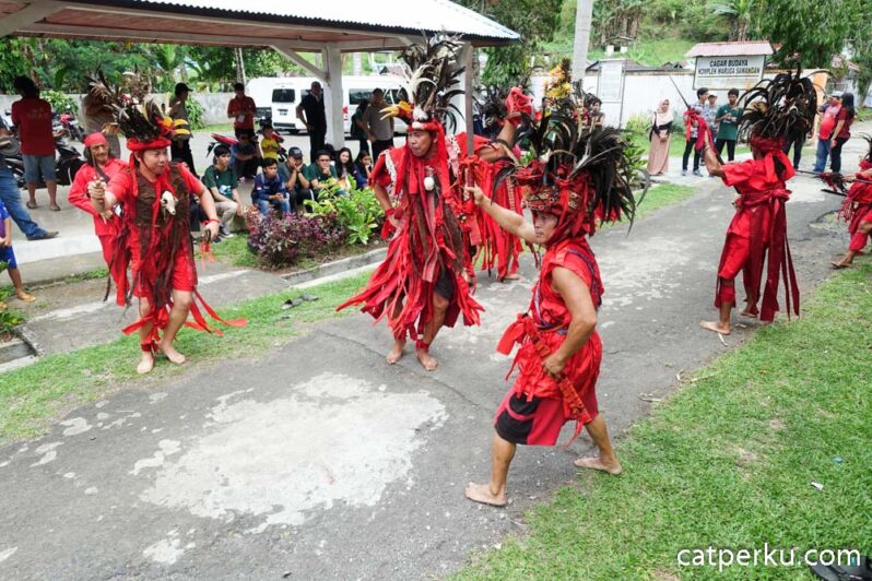Tari Kabasaran + 18 Tarian Khas Daerah Sulawesi Utara Lainnya!